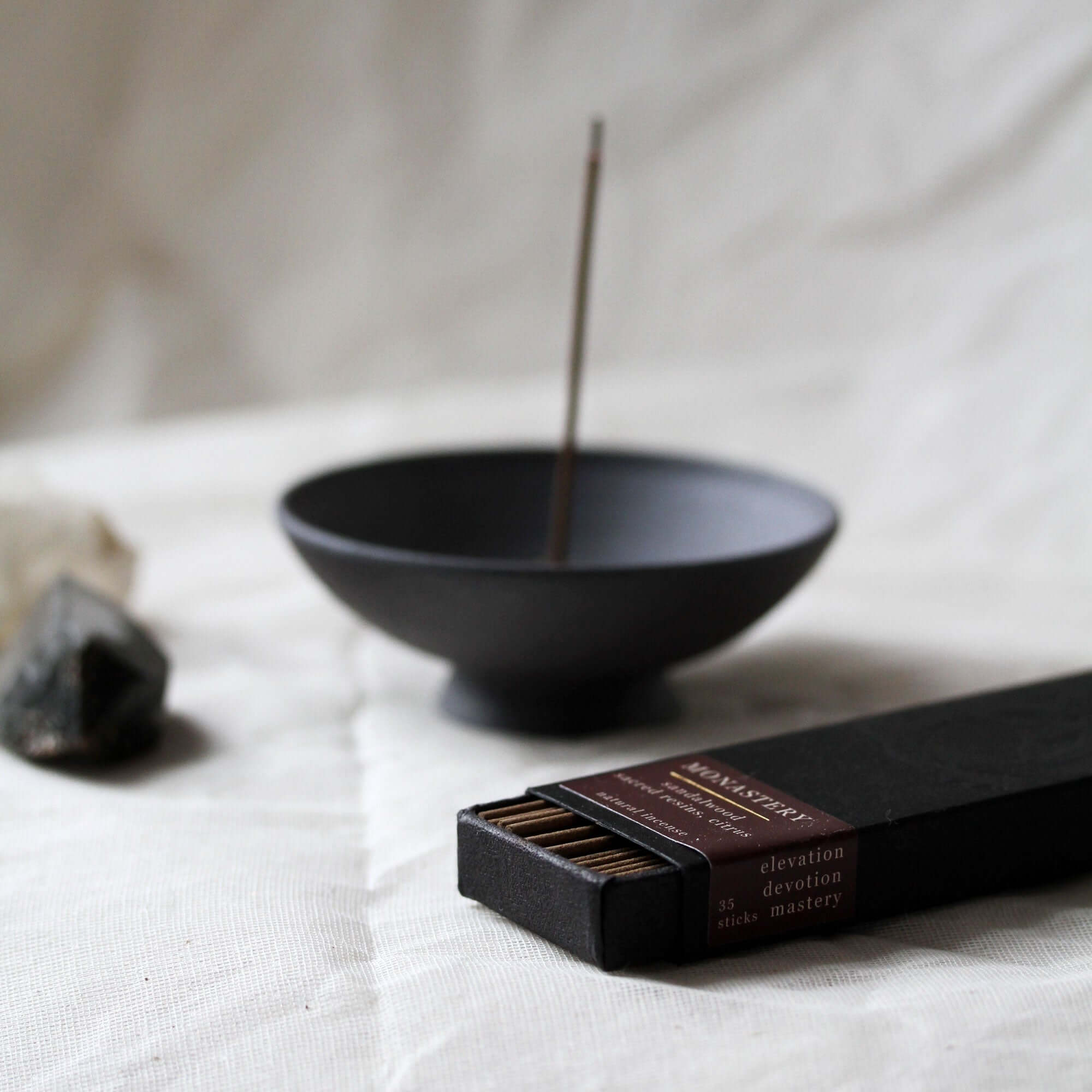 Mineral. Incense Holder Chalice in Purple Anthracite Terracotta – Ume